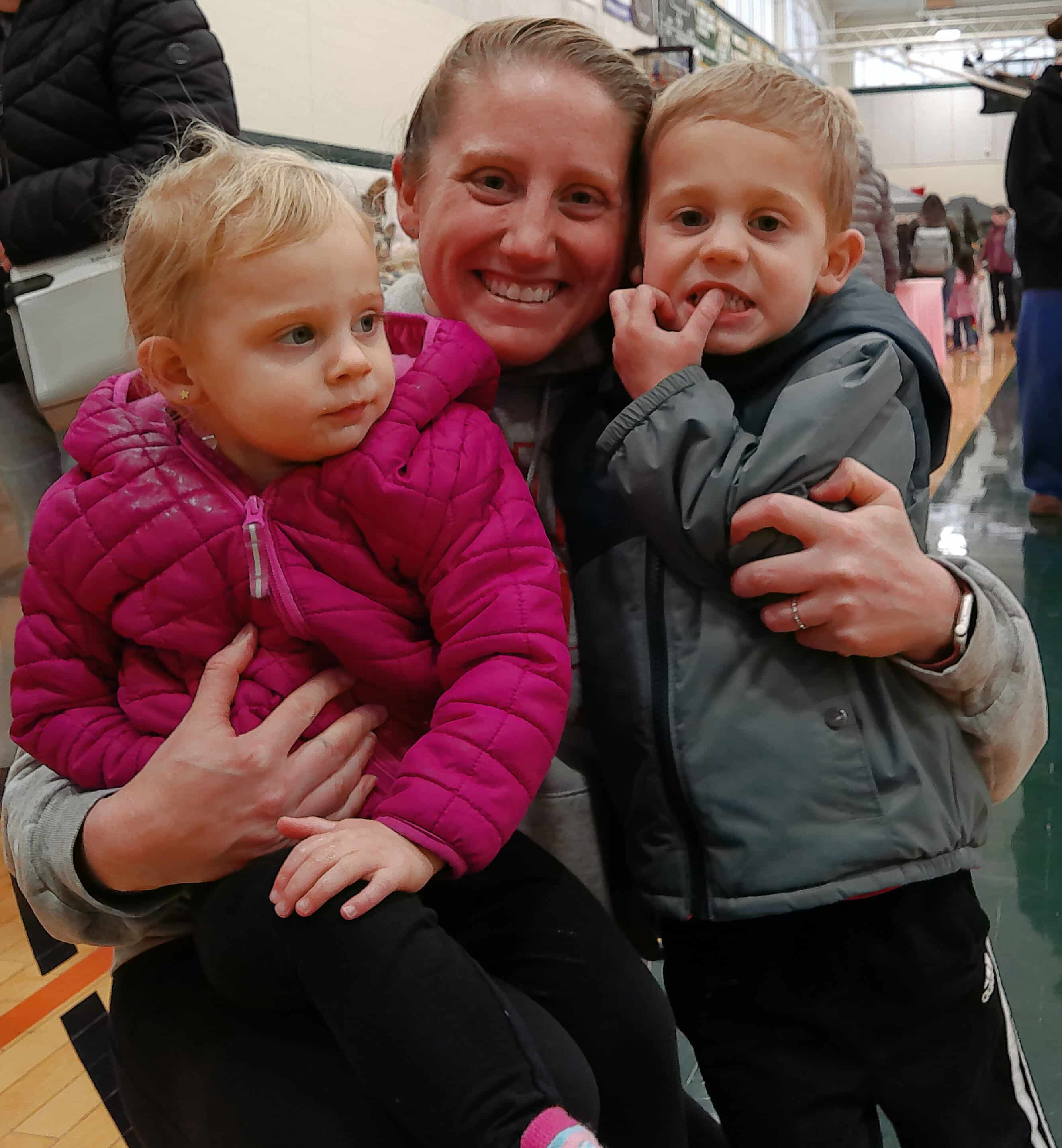 Minnechaug hosts Holiday Craft Fair - The Reminder