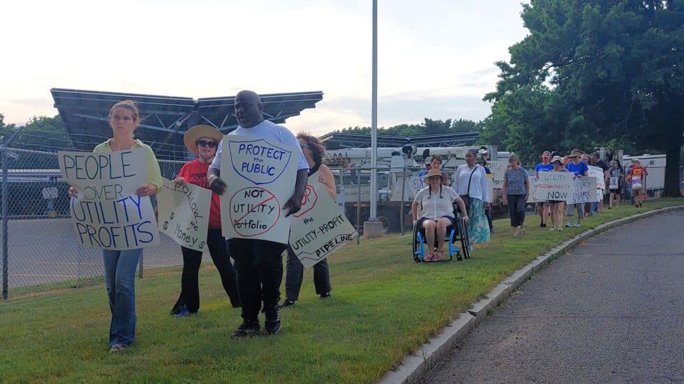 Activists protest proposed Eversource gas pipeline in Springfield - The ...